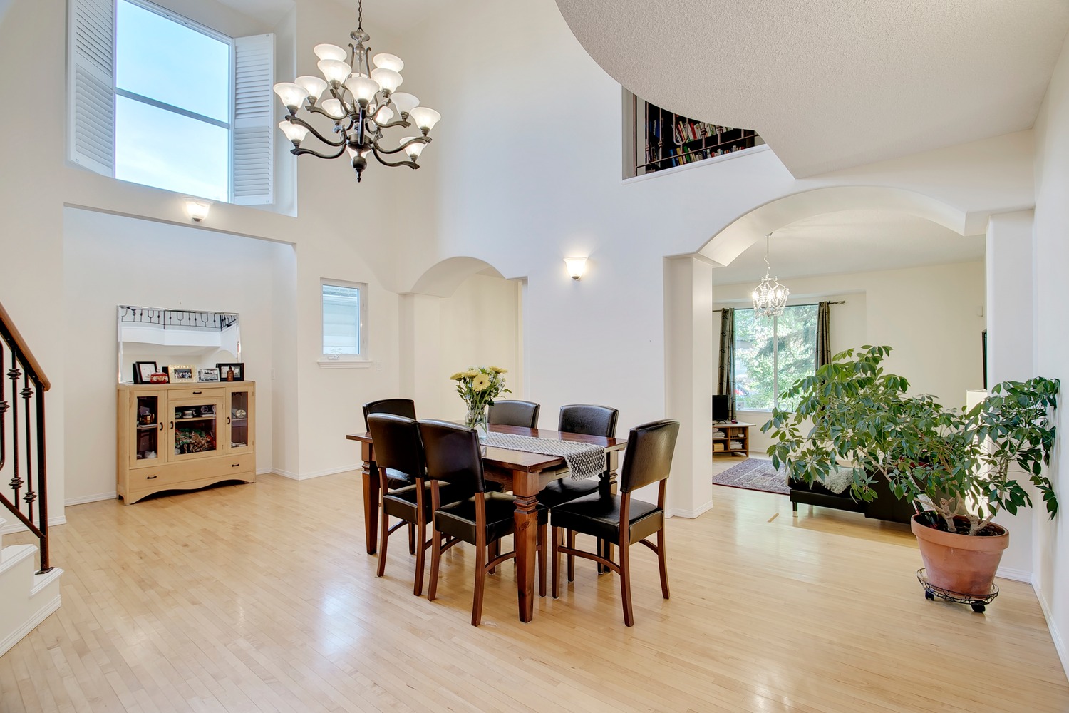 1211 18 Ave NW Feature Page